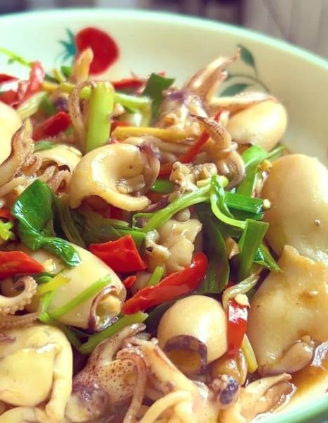 炒鱿鱼怎么做才好吃_炒鱿鱼去腥技巧-第3张图片-山城妙识