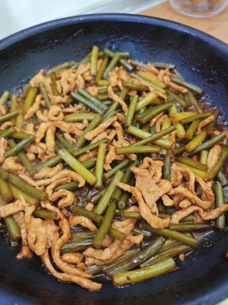 蒜苗炒什么好吃家常菜_蒜苗炒什么肉最香-第3张图片-山城妙识