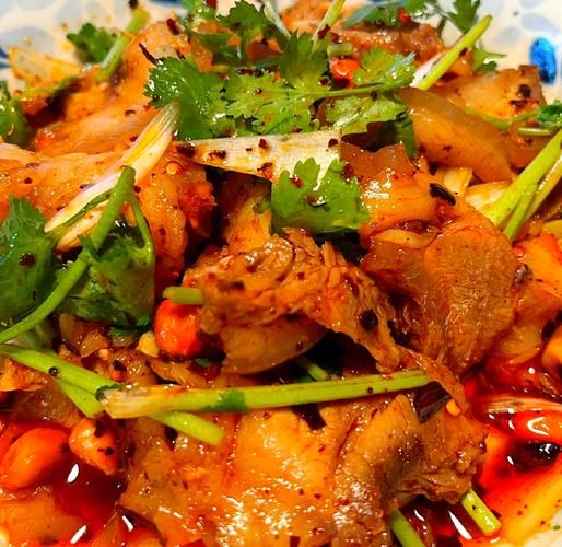 肘子怎么做好吃不油腻_家常肘子去油技巧-第1张图片-山城妙识 肘子怎么做好吃不油腻_家常肘子去油技巧-第1张图片-山城妙识