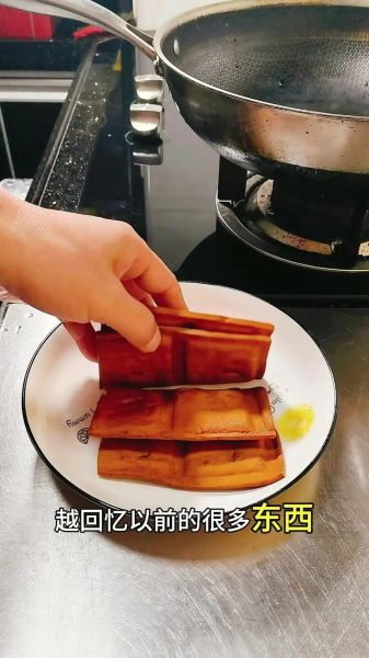 芹菜炒香干怎么做_芹菜炒香干用焯水吗-第2张图片-山城妙识