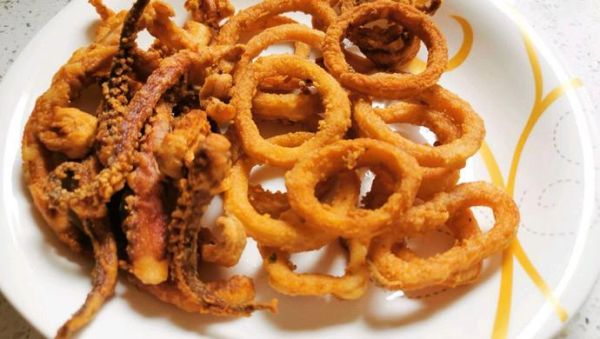 怎样炸鱿鱼圈_炸鱿鱼圈怎么做才酥脆-第3张图片-山城妙识