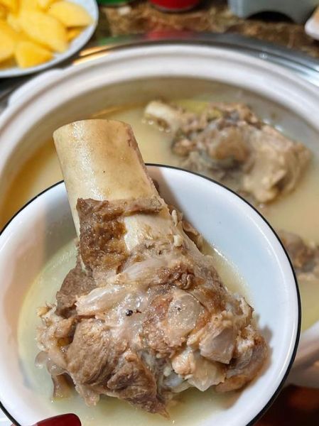 炖筒骨怎么炖才好吃_炖筒骨最正宗的做法-第2张图片-山城妙识 炖筒骨怎么炖才好吃_炖筒骨最正宗的做法-第2张图片-山城妙识