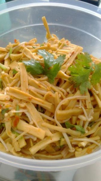 凉拌笋干怎么做_笋干凉拌前要不要焯水-第3张图片-山城妙识