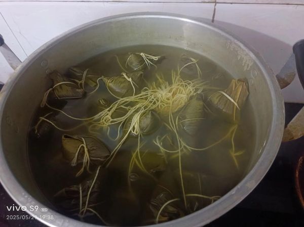 大米粽子煮多长时间_生粽子要煮多久才熟-第3张图片-山城妙识