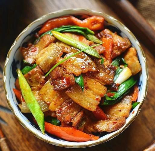 青椒回锅肉怎么做最正宗_回锅肉用哪种辣椒最香-第2张图片-山城妙识