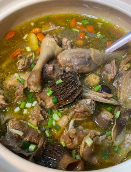 老母鸭汤怎么炖好喝又营养_老母鸭汤炖多久最香-第1张图片-山城妙识