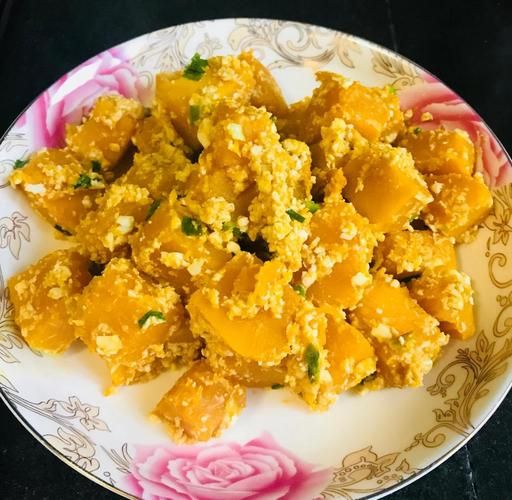 蛋黄炒南瓜怎么做_蛋黄焗南瓜需要焯水吗-第1张图片-山城妙识