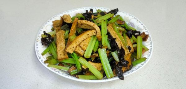 芹菜咸菜怎么腌制_芹菜咸菜腌制方法大全-第2张图片-山城妙识 芹菜咸菜怎么腌制_芹菜咸菜腌制方法大全-第2张图片-山城妙识