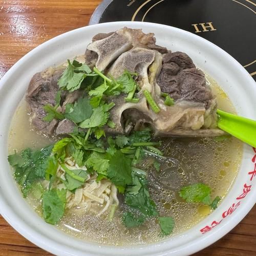 煮牛骨头汤的正确方法_牛骨头汤配料有哪些-第3张图片-山城妙识