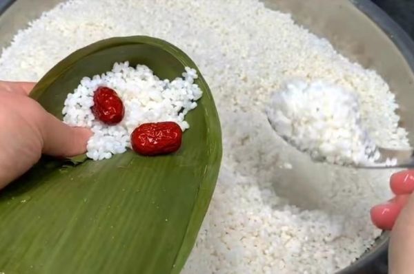 包粽子的米要泡多久_糯米泡几个小时最佳-第3张图片-山城妙识 包粽子的米要泡多久_糯米泡几个小时最佳-第3张图片-山城妙识
