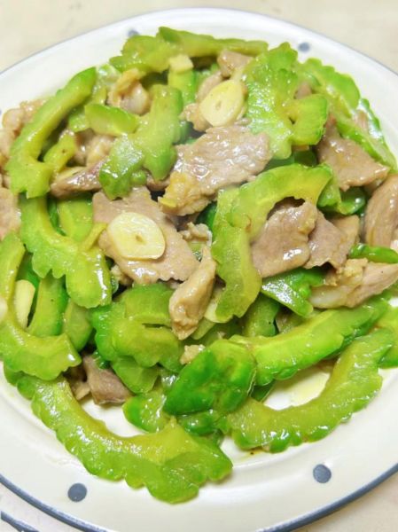 苦瓜炒肉怎么炒_苦瓜炒肉先炒哪个-第2张图片-山城妙识 苦瓜炒肉怎么炒_苦瓜炒肉先炒哪个-第2张图片-山城妙识