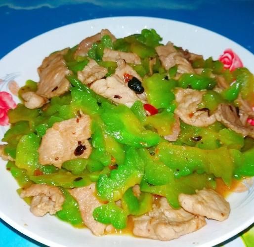 苦瓜炒肉怎么炒_苦瓜炒肉先炒哪个-第3张图片-山城妙识 苦瓜炒肉怎么炒_苦瓜炒肉先炒哪个-第3张图片-山城妙识