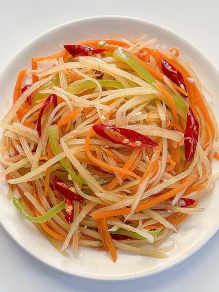 家常凉拌土豆丝怎么做_凉拌土豆丝焯水还是直接炒-第3张图片-山城妙识