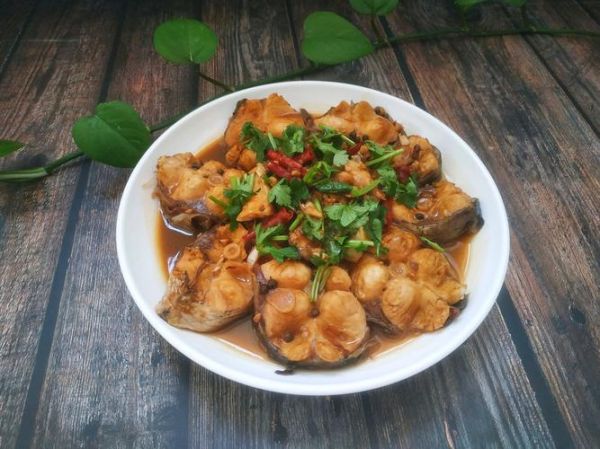 五花肉炖草鱼怎么做_草鱼炖五花肉好吃吗-第3张图片-山城妙识