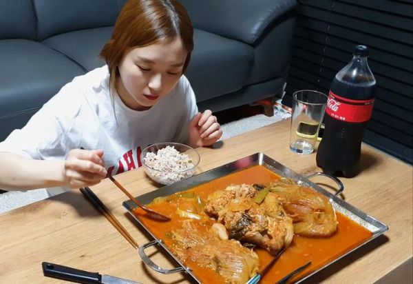 韩国直播吃泡菜为什么这么火_泡菜直播怎么赚钱-第1张图片-山城妙识