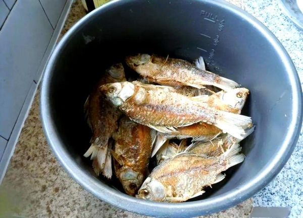 鱼刺酥烂怎么做_鱼刺酥烂的做法窍门-第1张图片-山城妙识 鱼刺酥烂怎么做_鱼刺酥烂的做法窍门-第1张图片-山城妙识