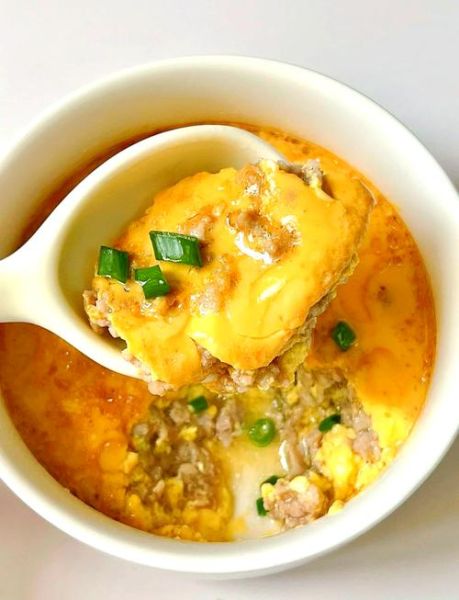 小葱炖蛋怎么做_蒸蛋不老的秘诀-第1张图片-山城妙识