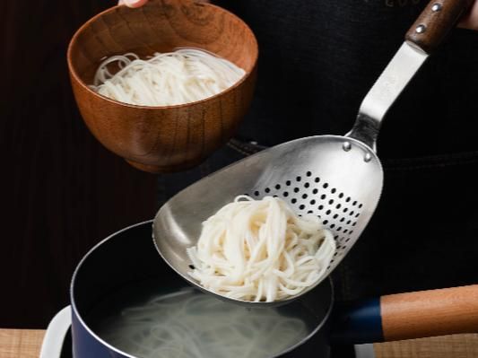 漏勺做疙瘩汤怎么做_漏勺疙瘩汤为什么不成团-第1张图片-山城妙识