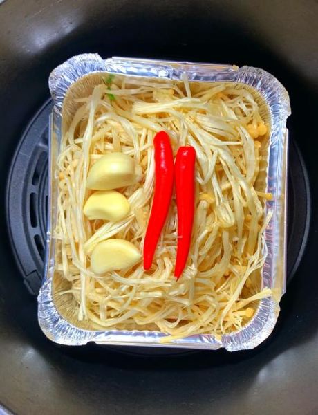 锡纸蒜蓉金针菇怎么做_锡纸金针菇烤箱温度时间-第3张图片-山城妙识