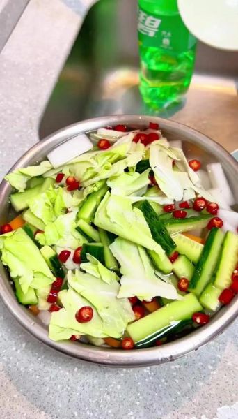 酸辣泡菜怎么做_酸辣泡菜的做法窍门-第1张图片-山城妙识
