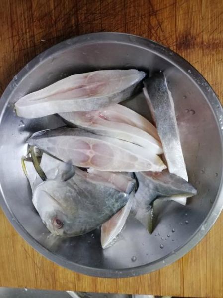 清蒸子鱼的做法大全_清蒸子鱼怎么做才鲜嫩-第2张图片-山城妙识