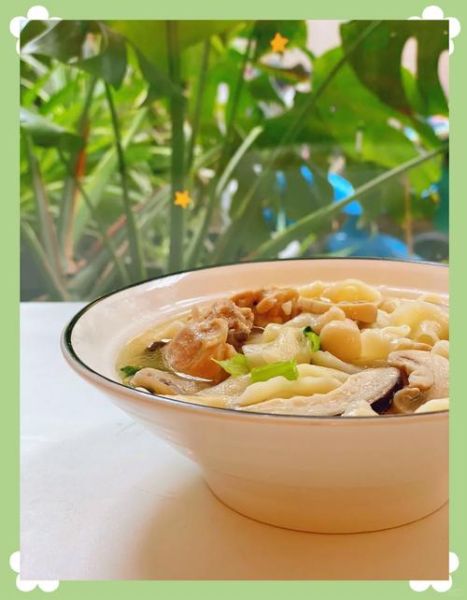 香菇鸡汤面怎么做_香菇鸡汤面有什么功效-第3张图片-山城妙识 香菇鸡汤面怎么做_香菇鸡汤面有什么功效-第3张图片-山城妙识