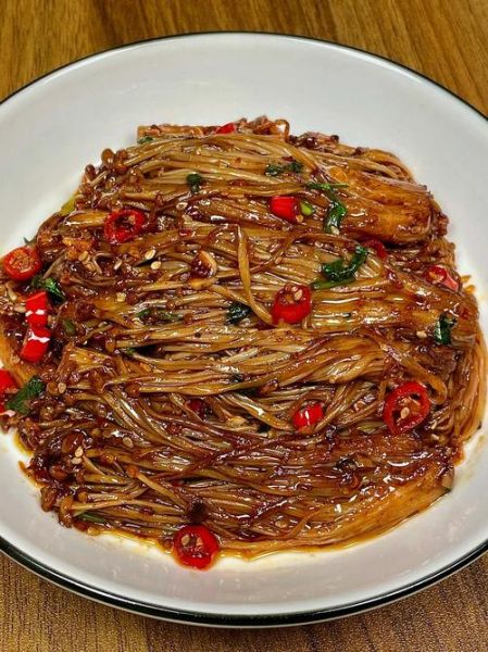 肉炒金针菇怎么炒好吃_金针菇炒肉用焯水吗-第2张图片-山城妙识