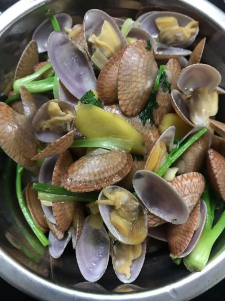 炒花甲焯水用热水还是冷水_花甲焯水正确步骤-第3张图片-山城妙识