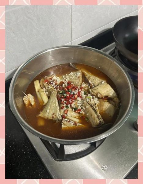 泡椒干烧耗儿鱼怎么做_耗儿鱼去腥技巧-第1张图片-山城妙识