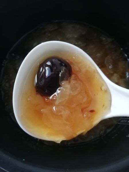 红枣银耳汤怎么做好吃_银耳汤的正确做法-第2张图片-山城妙识