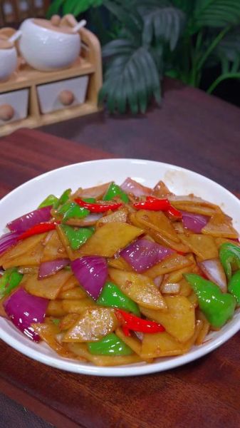 孜然洋葱土豆片怎么做_洋葱土豆片怎么炒才脆-第2张图片-山城妙识