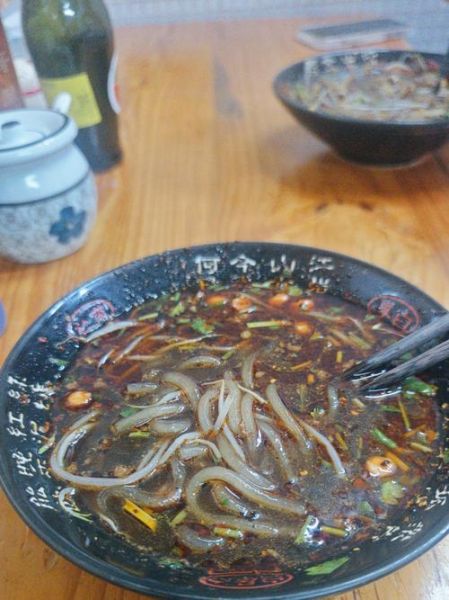 重庆八哥酸辣粉好吃吗_正宗做法揭秘-第3张图片-山城妙识