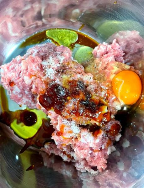 猪肉虾仁三鲜馅怎么调_猪肉虾仁三鲜馅饺子做法-第1张图片-山城妙识