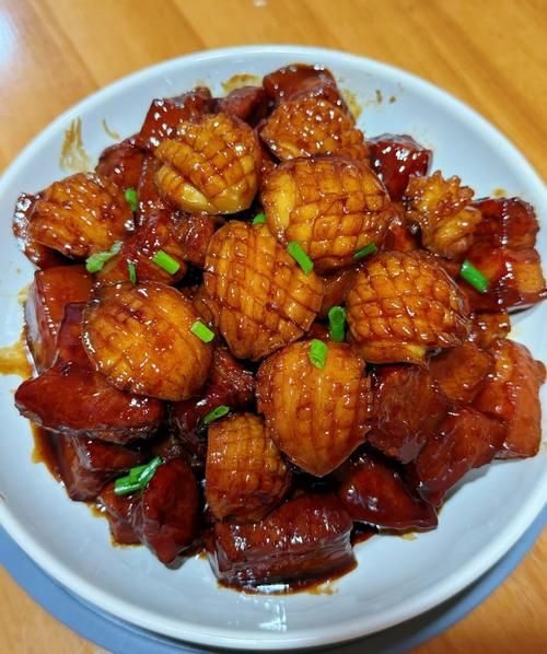 红烧鲍鱼怎么做_红烧鲍鱼的家常做法步骤-第1张图片-山城妙识