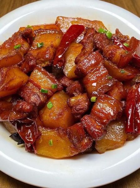 红烧肉炖土豆怎么做_红烧肉和土豆一起怎么做好吃-第3张图片-山城妙识