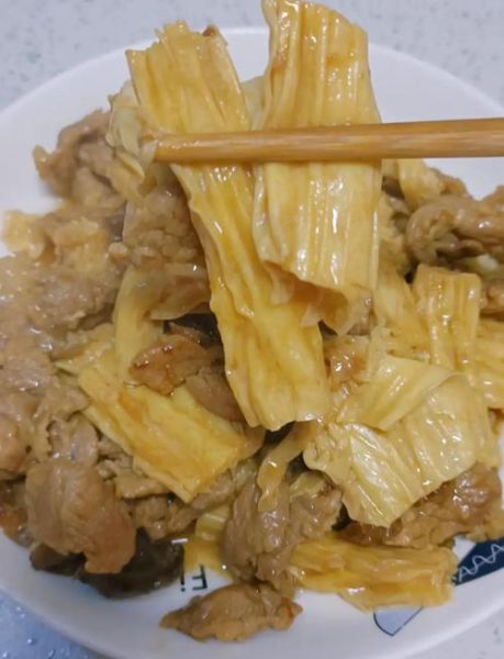 家常腐竹怎么炒好吃又简单_腐竹炒多久才入味-第3张图片-山城妙识 家常腐竹怎么炒好吃又简单_腐竹炒多久才入味-第3张图片-山城妙识