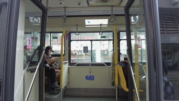 夏季公交车太热怎么办_夏季公交车空调温度多少合适-第2张图片-山城妙识