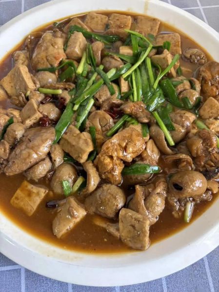 安康鱼肝炖豆腐怎么做_安康鱼肝炖豆腐的家常做法-第1张图片-山城妙识