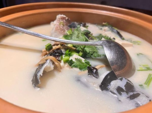 鱼头汤怎么做不腥_鱼头汤用什么鱼头最好-第3张图片-山城妙识 鱼头汤怎么做不腥_鱼头汤用什么鱼头最好-第3张图片-山城妙识