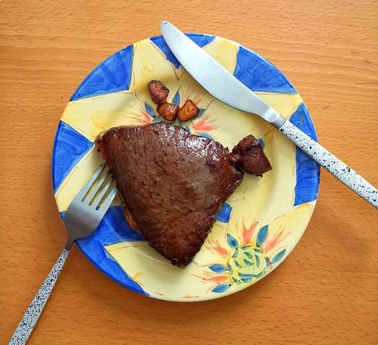 在家自制牛排怎样做更嫩_牛排嫩不嫩关键在哪-第2张图片-山城妙识 在家自制牛排怎样做更嫩_牛排嫩不嫩关键在哪-第2张图片-山城妙识