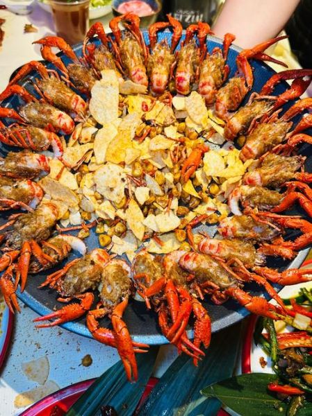 小龙虾怎么剥壳_吃小龙虾的正确吃法-第3张图片-山城妙识
