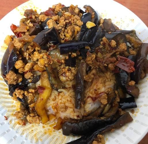 烧茄子盖饭怎么做_烧茄子盖饭热量高吗-第1张图片-山城妙识