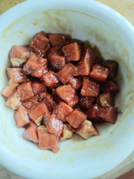 孜然牛肉粒怎么做才嫩_孜然牛肉粒怎么炒好吃-第2张图片-山城妙识