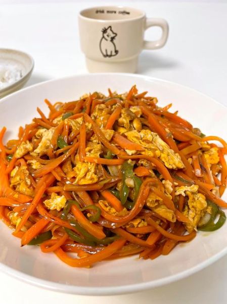 素炒胡萝卜怎么炒才好吃_素炒胡萝卜的家常做法-第1张图片-山城妙识