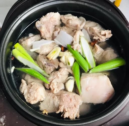 萝卜汤怎么做好吃_萝卜汤的家常做法-第1张图片-山城妙识