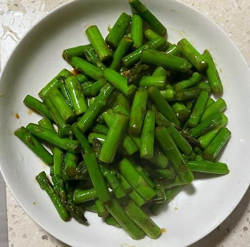 芦笋怎么炒好吃_芦笋的家常做法大全-第3张图片-山城妙识