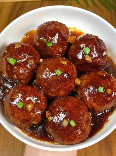 现成的狮子头怎么煮_狮子头怎么煮才入味-第3张图片-山城妙识