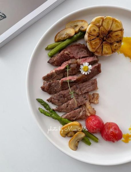 西餐牛排怎么煎才嫩_新手也能学会的西餐食谱书-第2张图片-山城妙识