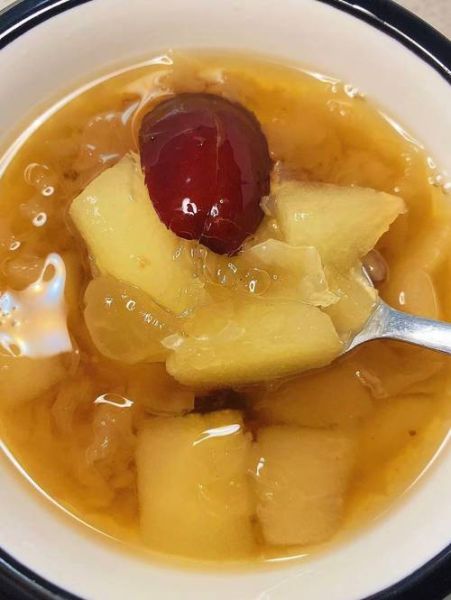 冰糖梨汤怎么做_冰糖梨汤的功效与禁忌-第3张图片-山城妙识