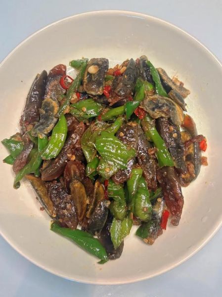 青椒炒皮蛋怎么做_青椒炒皮蛋好吃吗-第1张图片-山城妙识